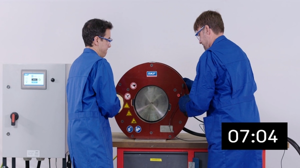 Aquecedores por indução fixos da série EAZ | SKF | SKF
