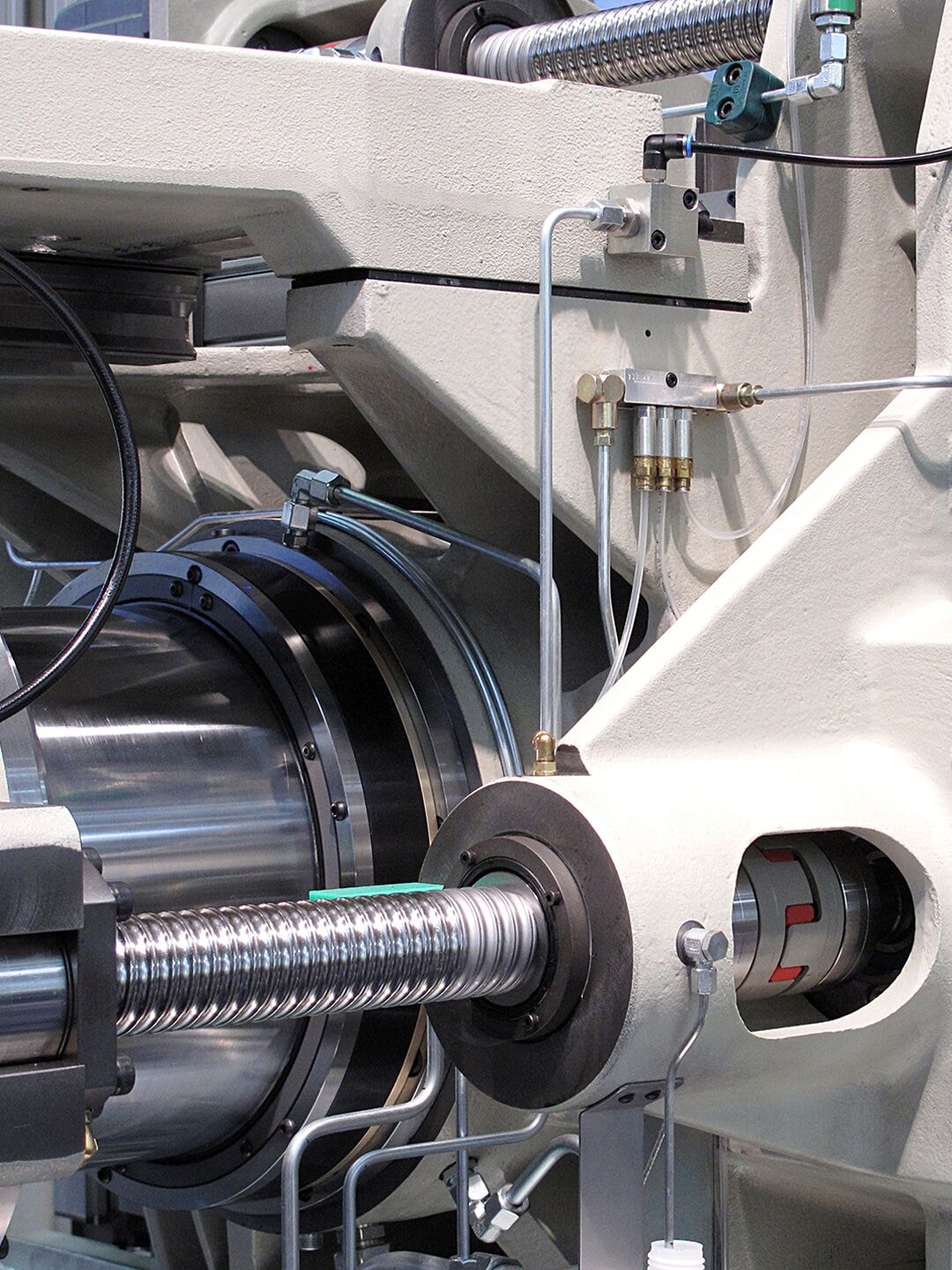 Lubrication lifetime solutions | SKF | SKF